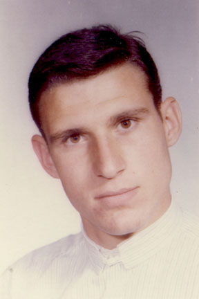 Joseph “Joe” Petrone, tra i più grandi campioni di calcio in Canada ...